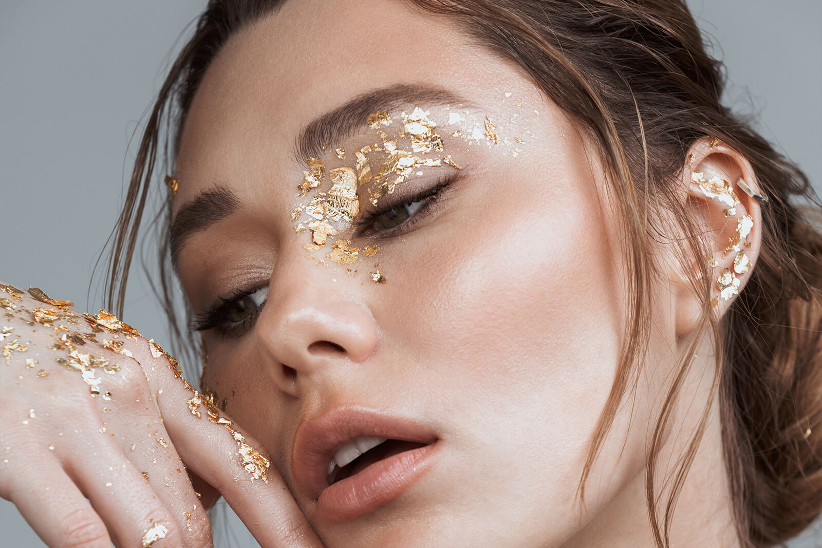 Gold in Makeup: Digital Art, Paintings, Photoshoots to Capture Your ...