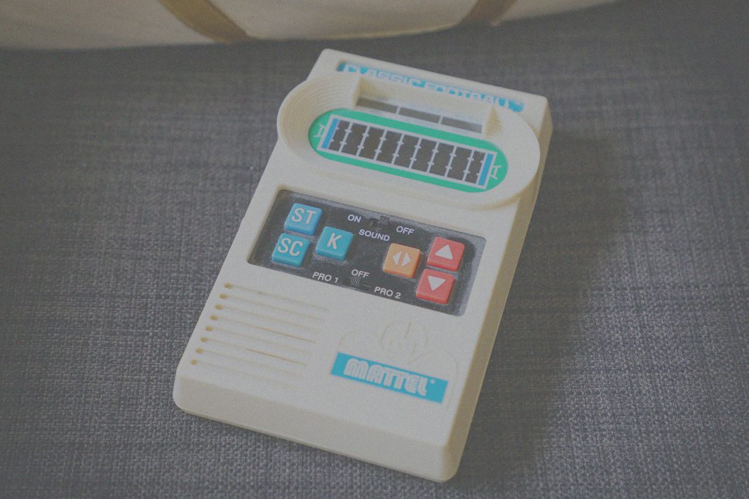 Handheld Games that Were Popular Back in the 90s | Newspaper Retro Blog ...